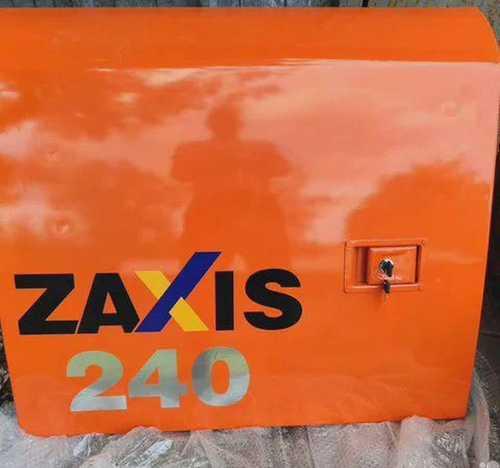 Боковая дверца капот Hitachi zx240