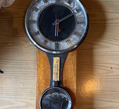 Часы настенные СССР с барометром
