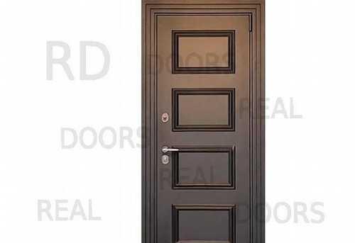 Классическая входная дверь для квартиры и дома