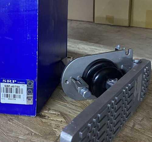 Педаль газа 4940759 VOE4940759