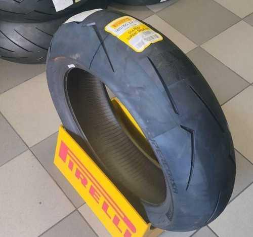 Pirelli Diablo Supercorsa V4 SP 180/60ZR17 75W TL