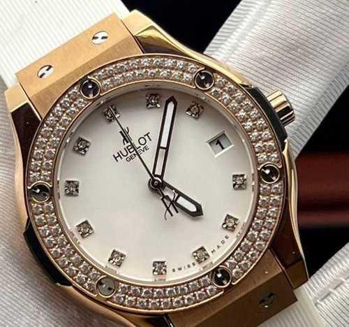 Часы женские Hublot Gold камни