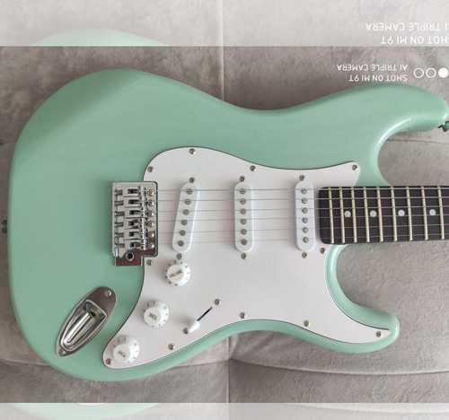 Электрогитара Busker's Stratocaster