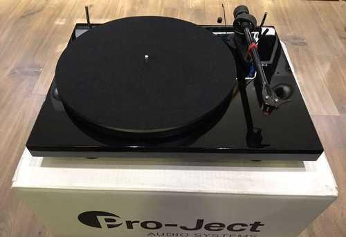 Pro-Ject Debut Carbon EVO (2mred)