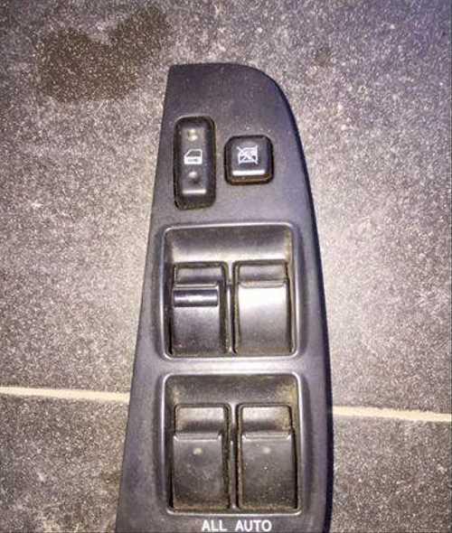 Кнопки Стеклоподьемника Toyota Avensis T250