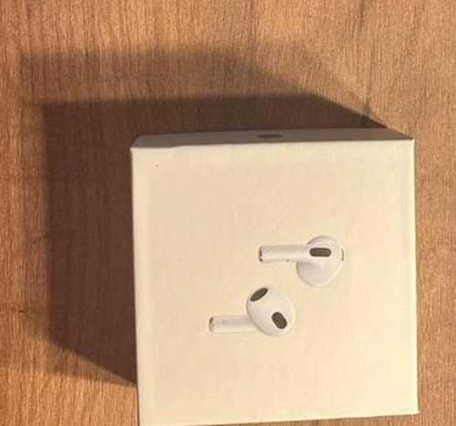 Наушники Apple AirPods 3 в идеальном состоянии