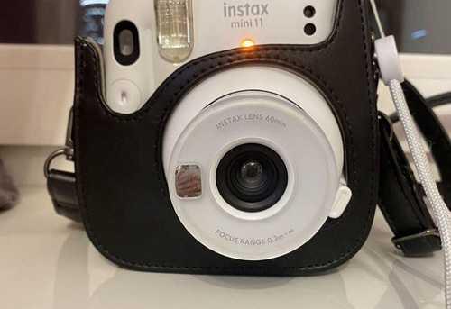 Плёночный фотоаппарат инстакс 11
