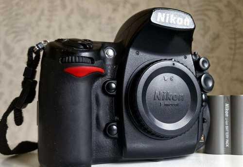 Зеркальный фотоаппарат Nikon D700 Хороший