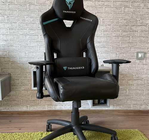 Компьютерное кресло ThunderX3 TC3 Jet Black