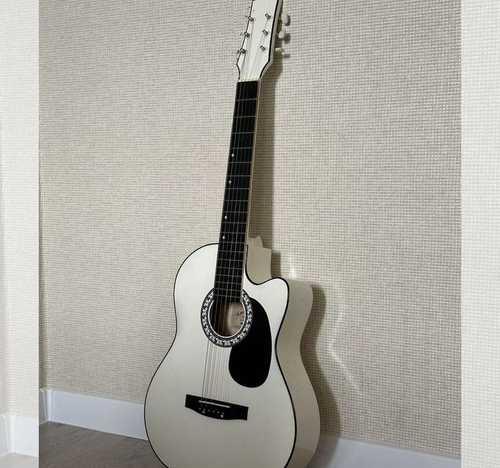 Акустическая гитара с чехлом