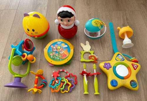 Фирменные игрушки пакетом для малыша