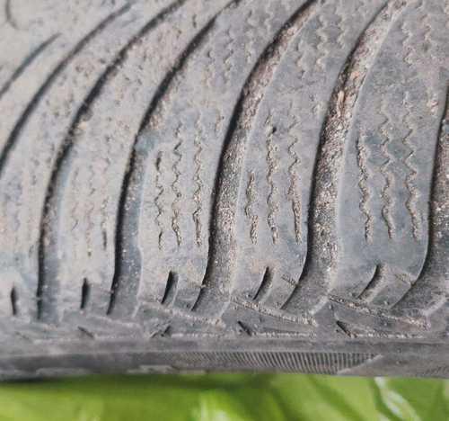 Goodyear UltraGrip Ice+ 215/55 R17 94