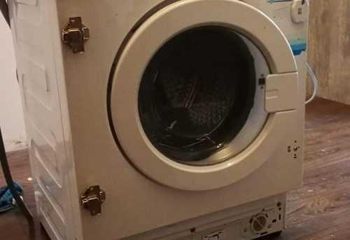 Продам встроенную стиральную машину б/у