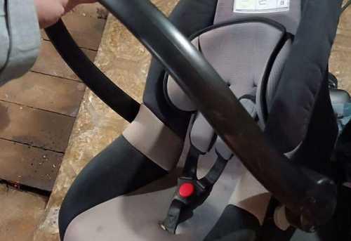 Детское автомобильное кресло 0+