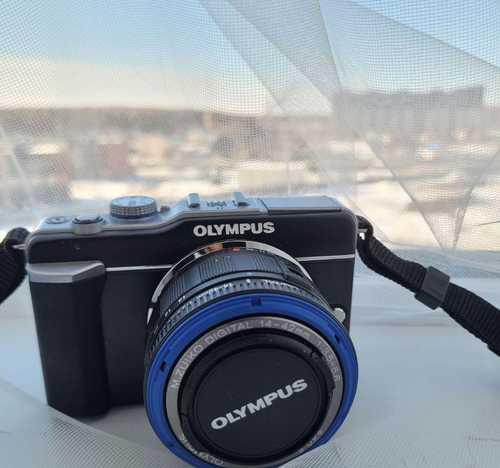 Компактный фотоаппарат olympus