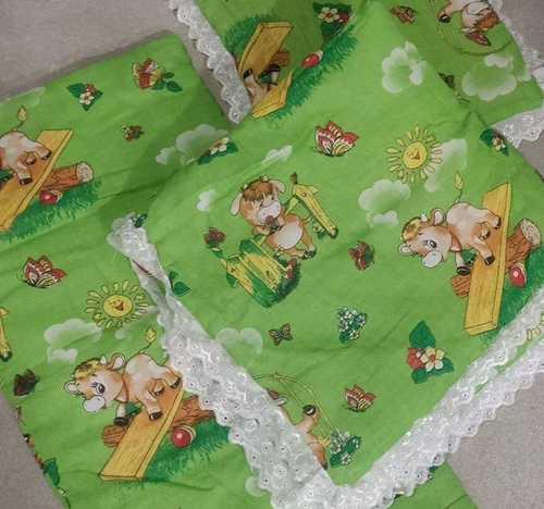 Постельное и матрасик для коляски