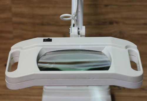 Лупа с подсветкой CT Brand CT-200F (5X)