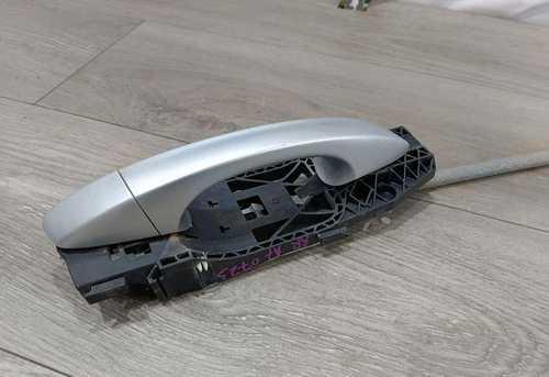 Правая ручка двери для Skoda Octavia A7 серебро