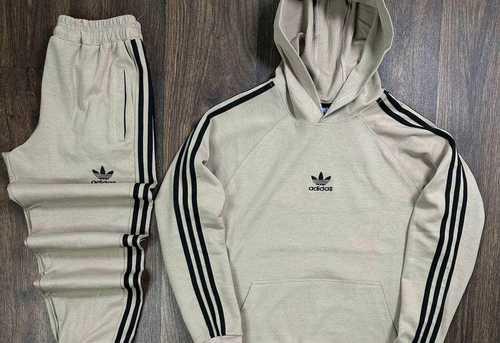 Спортивный костюм adidas