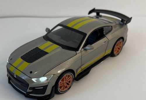 Модель машины Ford Mustang GT500 серая 1:32