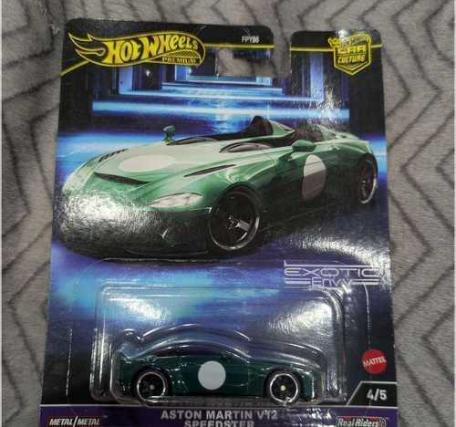 Hot wheels premium "Aston Martin v12 speedster"