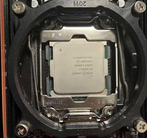 Комплект Qiyida x99  xeon e5 2650v4 озу 2х8