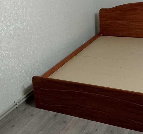 Кровать двухспальная 140 200 бу