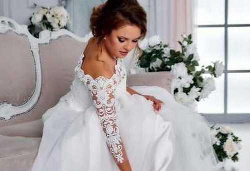 Платья свадебные 50-60-70 размер