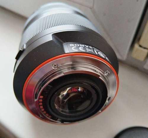 Sony 28–75 мм F2.8 SAM