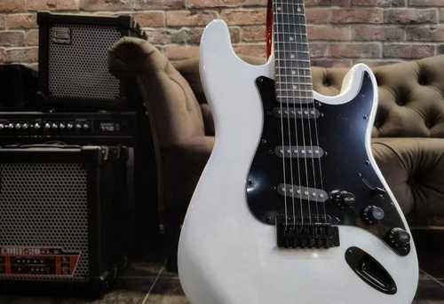 Электрогитара White Stratocaster