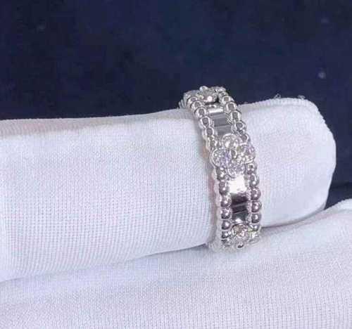 Кольцо Van Cleef & Arpels Perlée CLovers 0.34ct