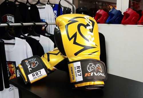 Боксерские перчатки Rival RB7 14oz Gold