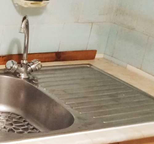 Мойка кухонная со смесителем