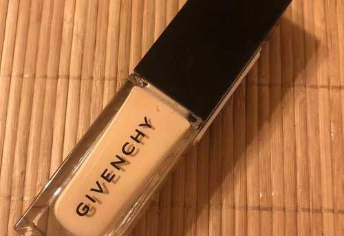 Тональный крем givenchy 105