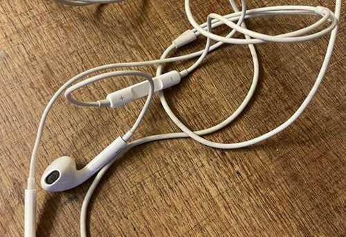 Наушники Apple EarPods Lightning