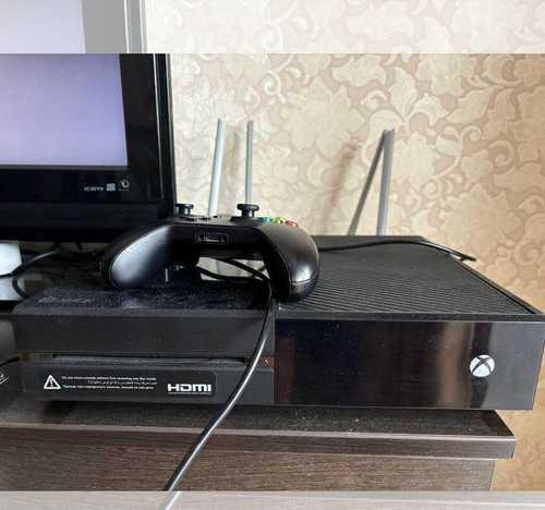 Xbox one 500Gb   450игр