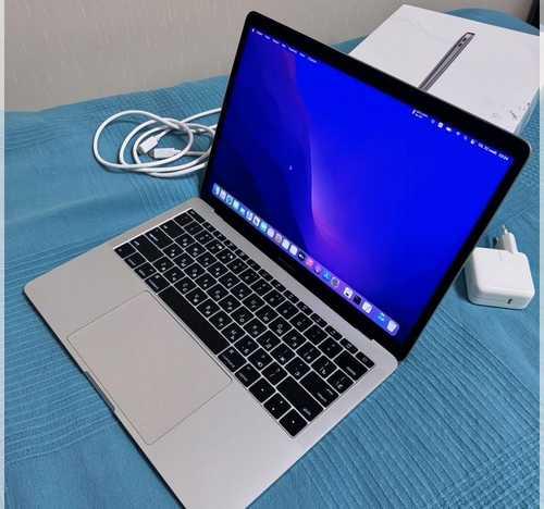 MacBook Pro 13 (2016), 256 ГБ, Core i5, 2 ГГц, RAM 8 ГБ, Intel Iris Graphics 540