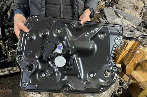 Стеклоподъемник правый Инфинити fx37 qx70 s51