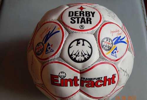 Футбольный мяч с автографами фк Eintracht 1992 год