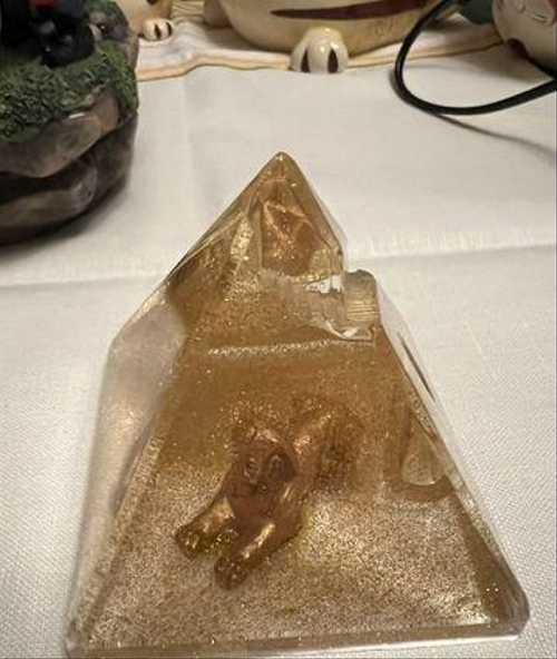 Пирамида, Египетский сувенир