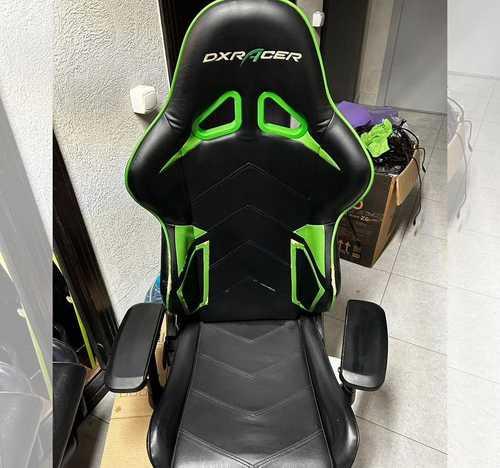 Игровое кресло dxracer