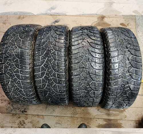 Bridgestone Blizzak Spike-02 225/60 R18 104T
