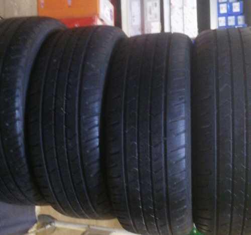 Goodyear EfficientGrip SUV 235/55 R18