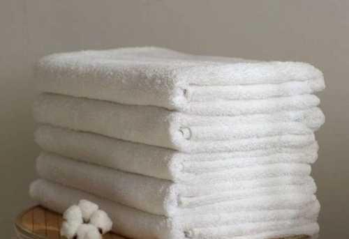 Полотенца белые для гостиниц