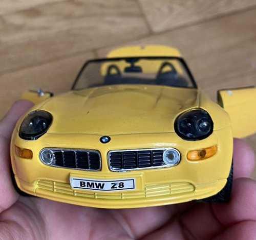 Модель welly 1/24 bmw z8