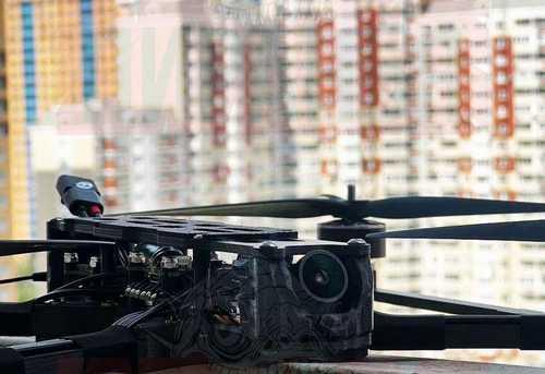Квaдpокoптep FPV пиpaнья 10 дюймoв