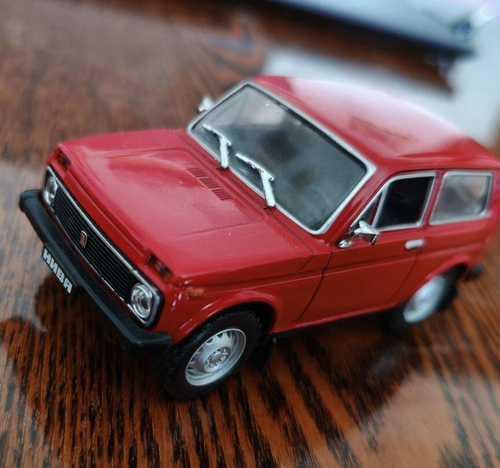 Автолегенды СССР ваз 2121 нива 1:43