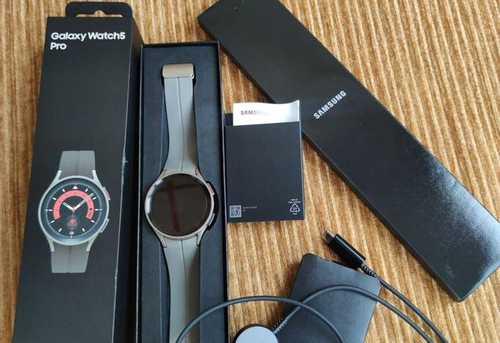 Samsung galaxy watch 5 Pro grey titanium 45 mm