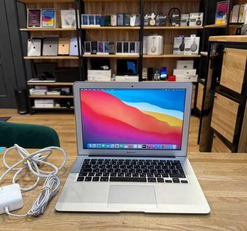 MacBook Air 13 2017 i5 8/128Gb