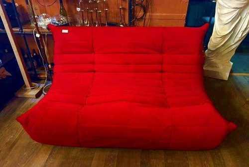 Красный диван маршмеллоу
